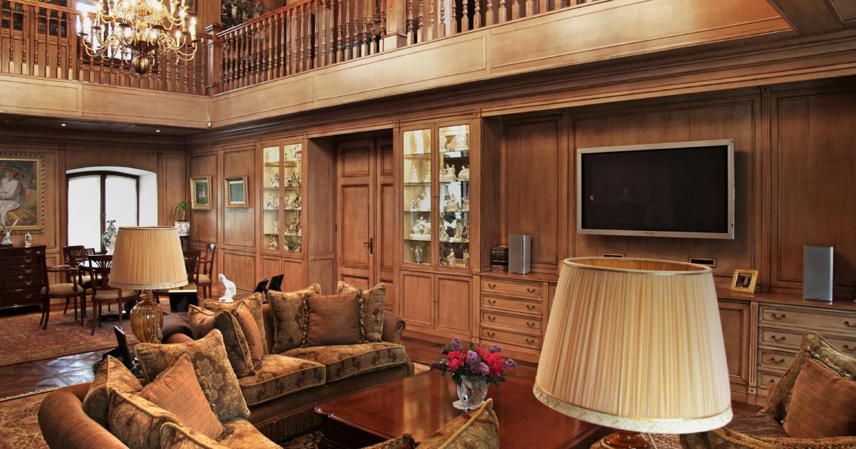 Seaside Villa - A Historic Home Interior Design - Neoklasika